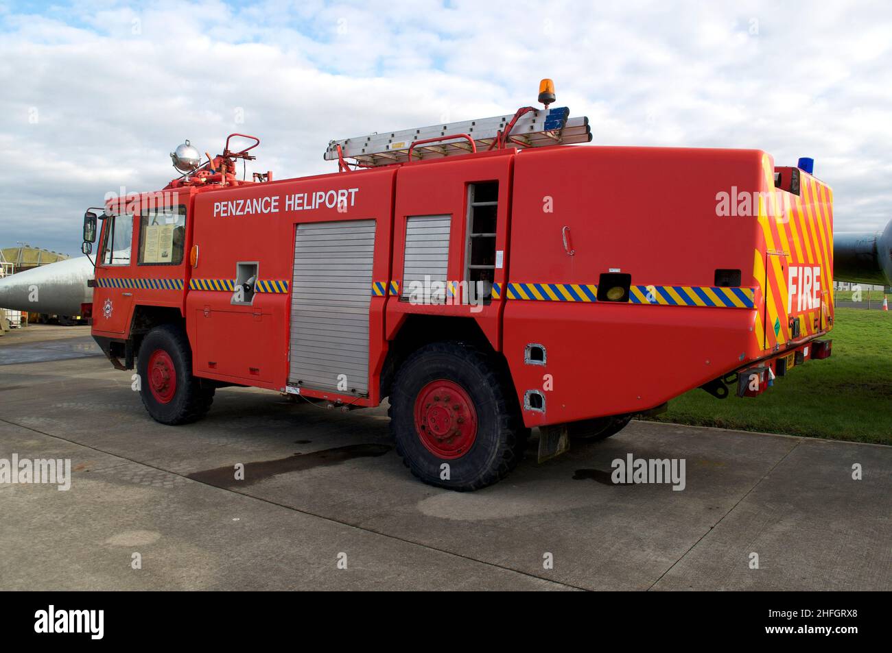 Cornwall fire rescue fire engine hi-res stock photography and images ...