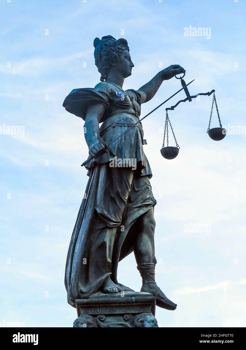 lady Justice in Frankfurt at the Roemer place Stock Photo - Alamy