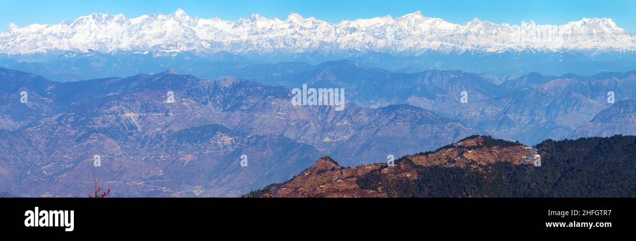 Mount Chaukhamba, Himalaya mountain, panoramic view of Indian Himalayas, great Himalayan range ...