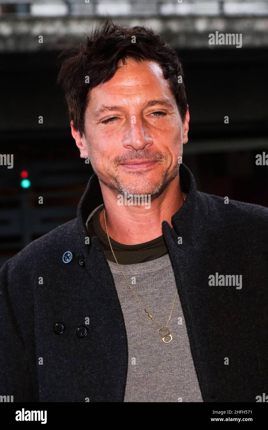 Simon Rex arrives at Palazzo Parigi during the MFW 2022 in Milan, Italy ...
