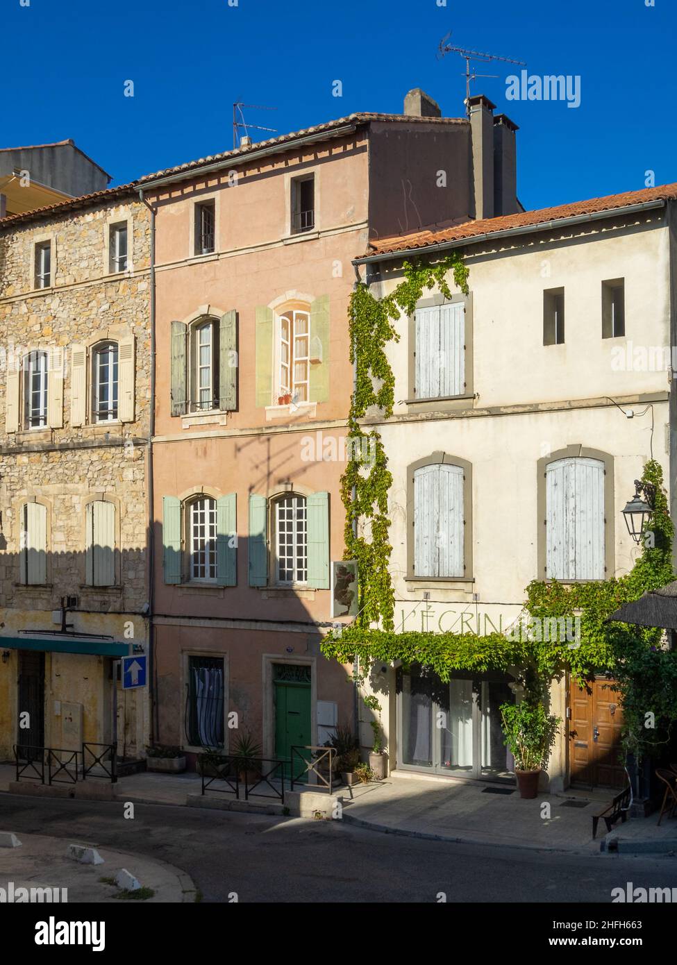 Arles buildings hi-res stock photography and images - Alamy