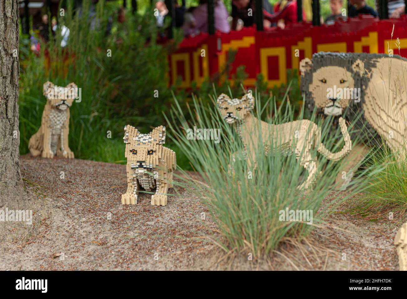 Lego brick lion hi-res stock photography and images - Alamy