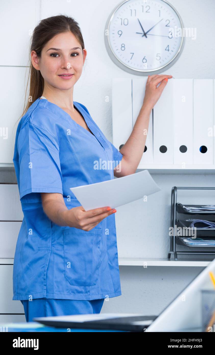 Health services assistant hi-res stock photography and images - Alamy