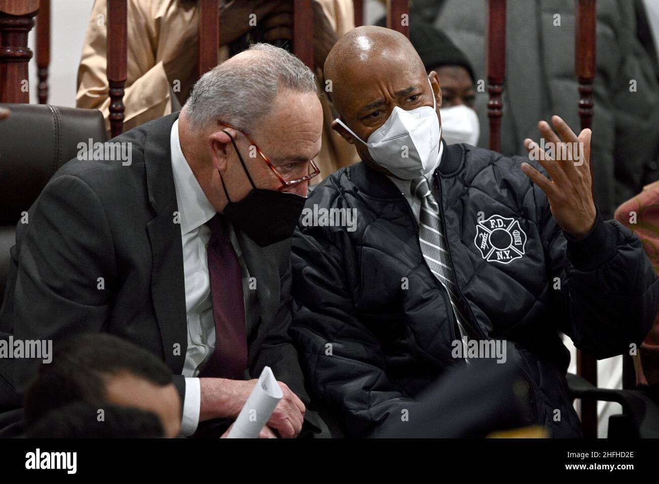 Chuck Schumer (l) Majority Leader of the United States Senate and New ...