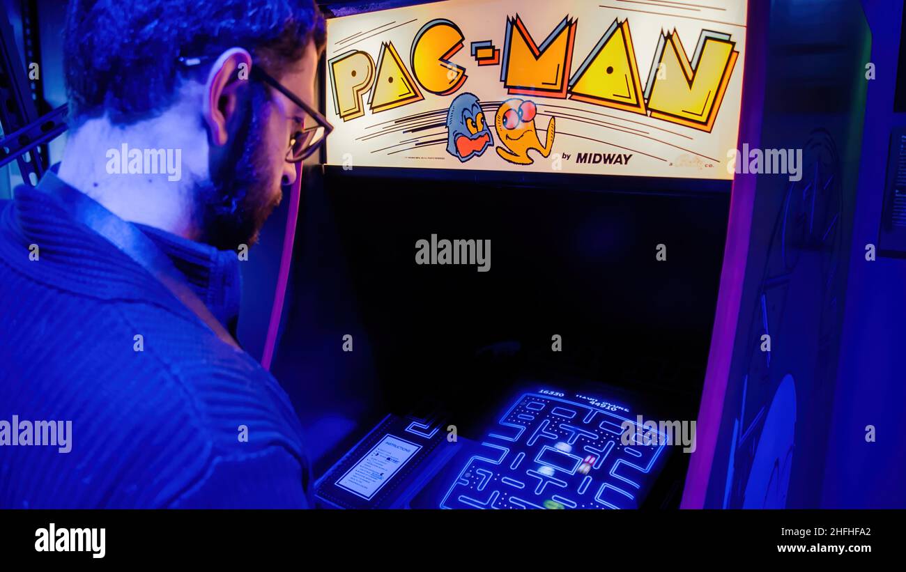 Pac man arcade hi-res stock photography and images - Alamy
