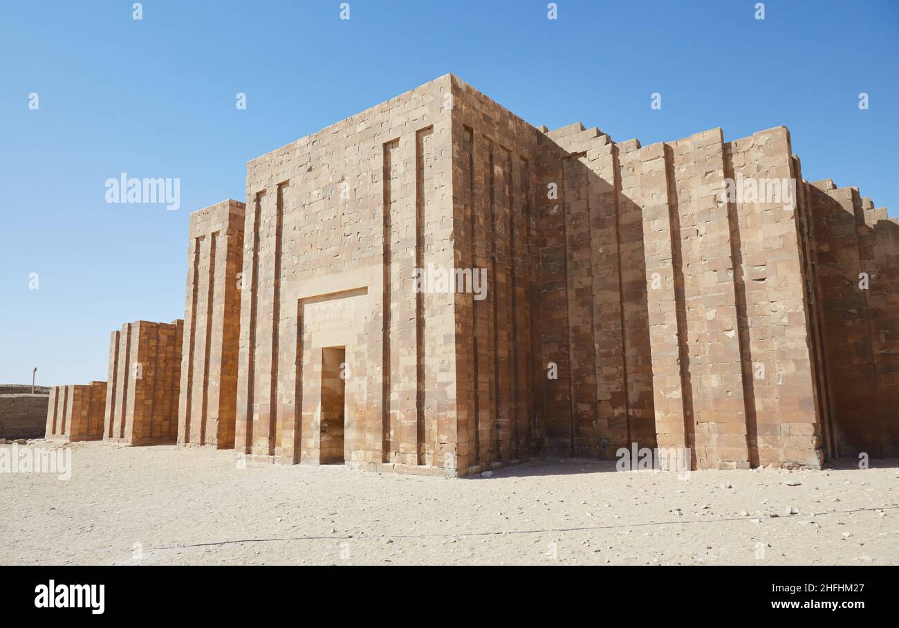 The Huge Enclosure Walls of Djoser's Step Pyramid Stock Photo - Alamy