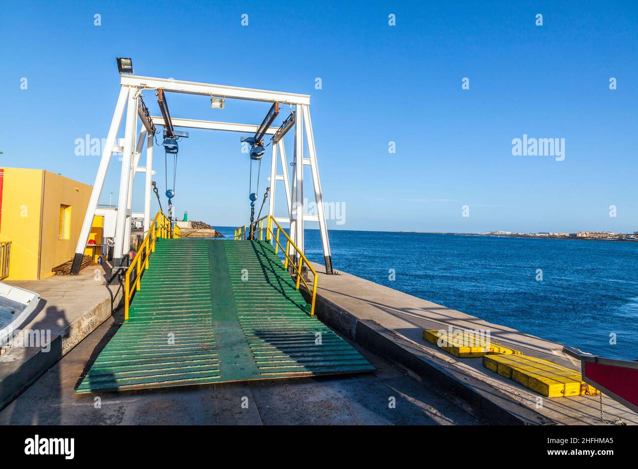 Commercial landing stage hi-res stock photography and images - Alamy