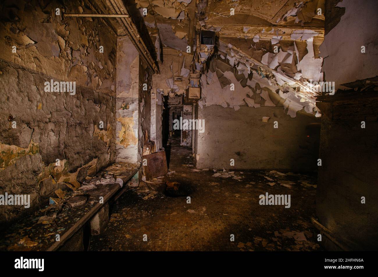 Tiled floor scary hi-res stock photography and images - Alamy