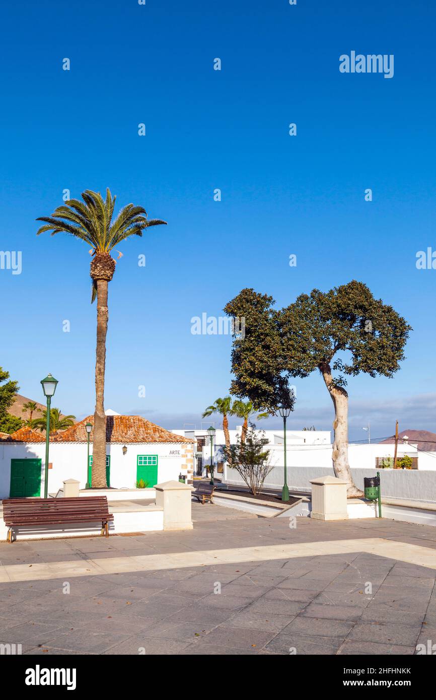 Empty market place hi-res stock photography and images - Alamy