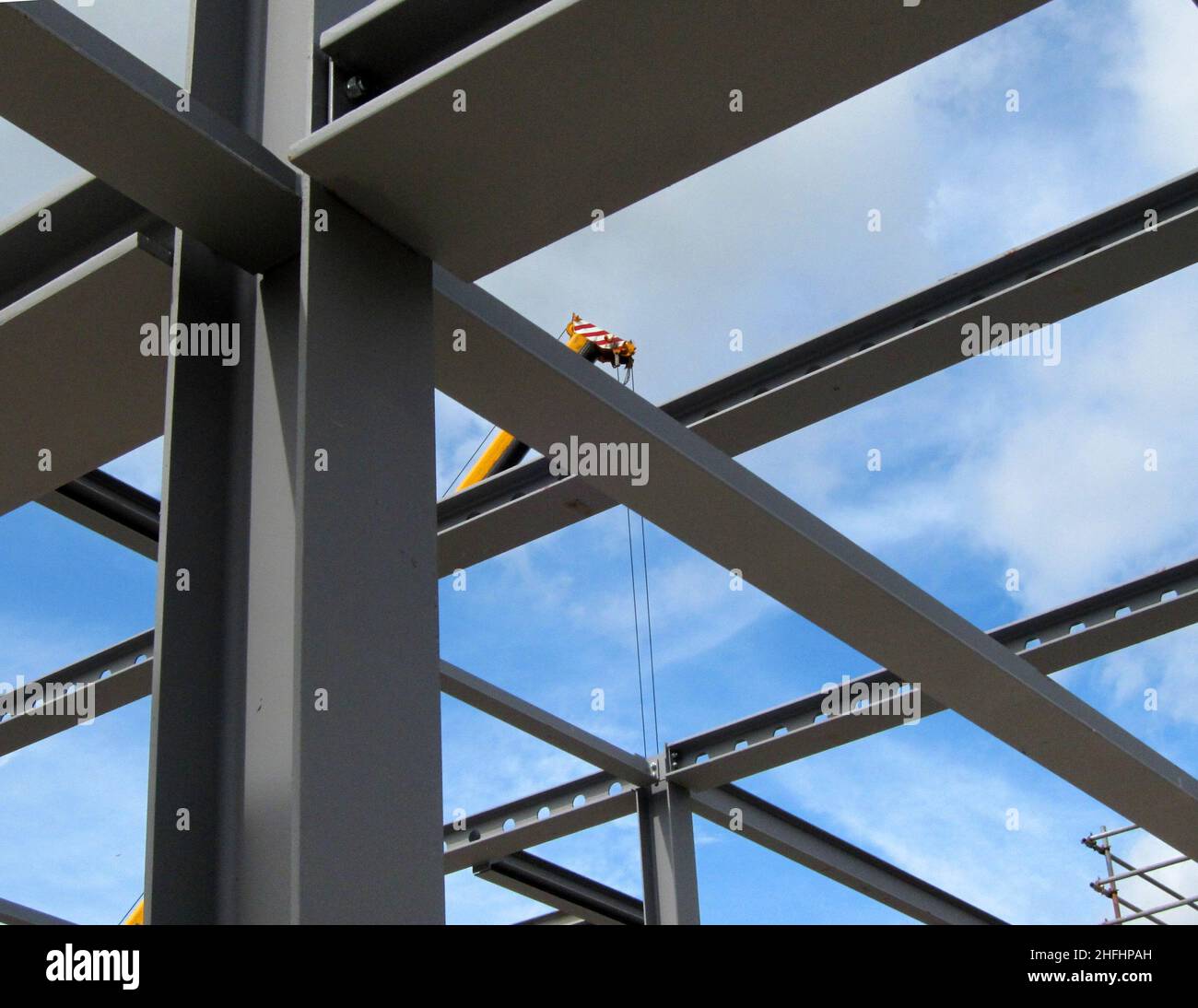 August 2011 - New building structural steel frame under construction ...