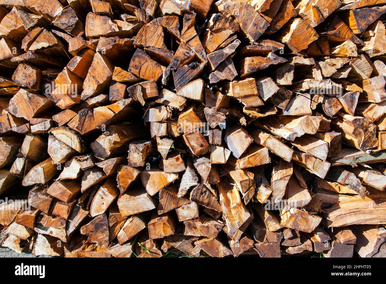 detail of stapled fire wood for burning in the oven Stock Photo - Alamy