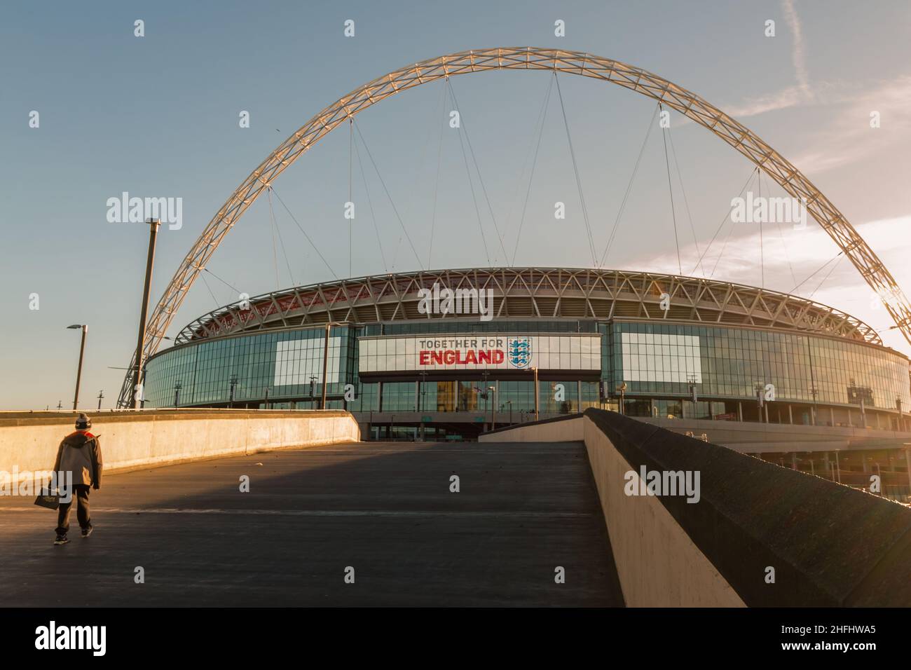 Wembely stadium arch hi-res stock photography and images - Alamy