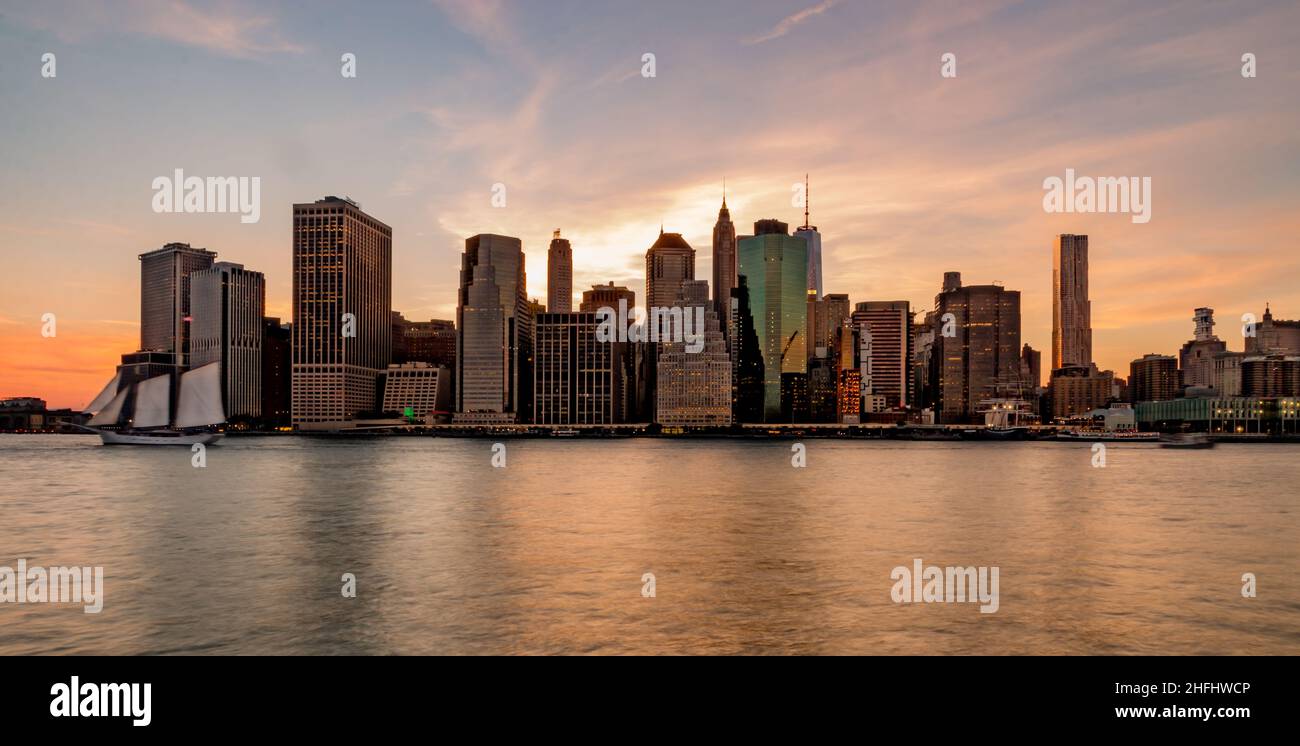 Manhatten skyline hi-res stock photography and images - Alamy