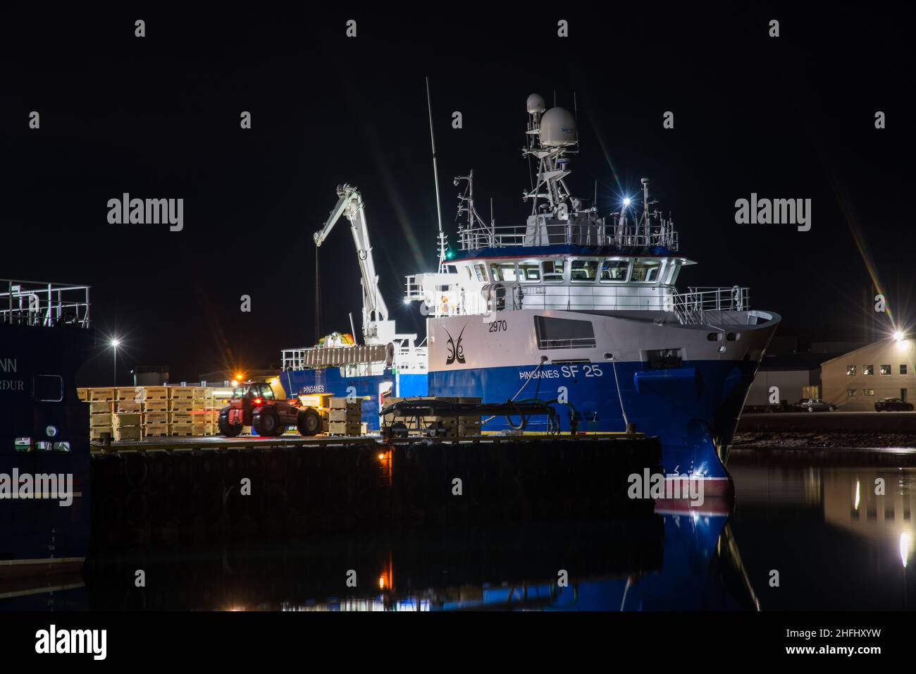 Trawler landing fish hi-res stock photography and images - Alamy