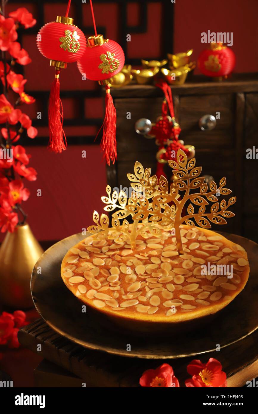 Traditional chinese cake hi-res stock photography and images - Alamy
