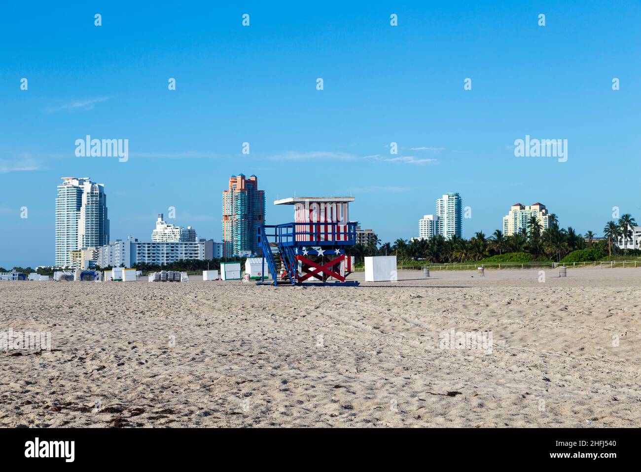 Lifeguard cabin on empty beach, Miami Beach, Florida, USA, safety ...