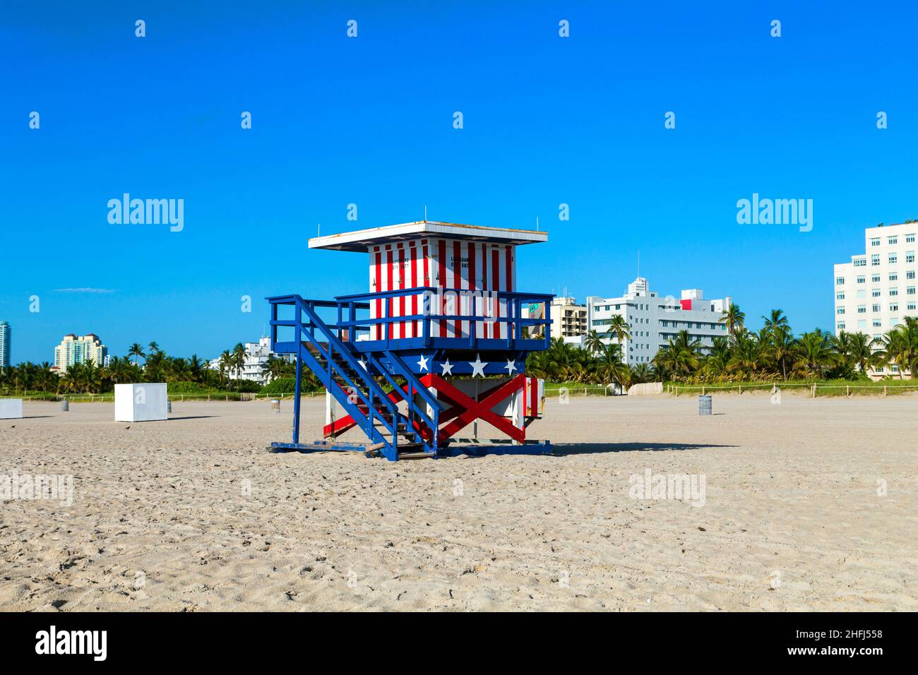 Lifeguard cabin on empty beach, Miami Beach, Florida, USA, safety ...