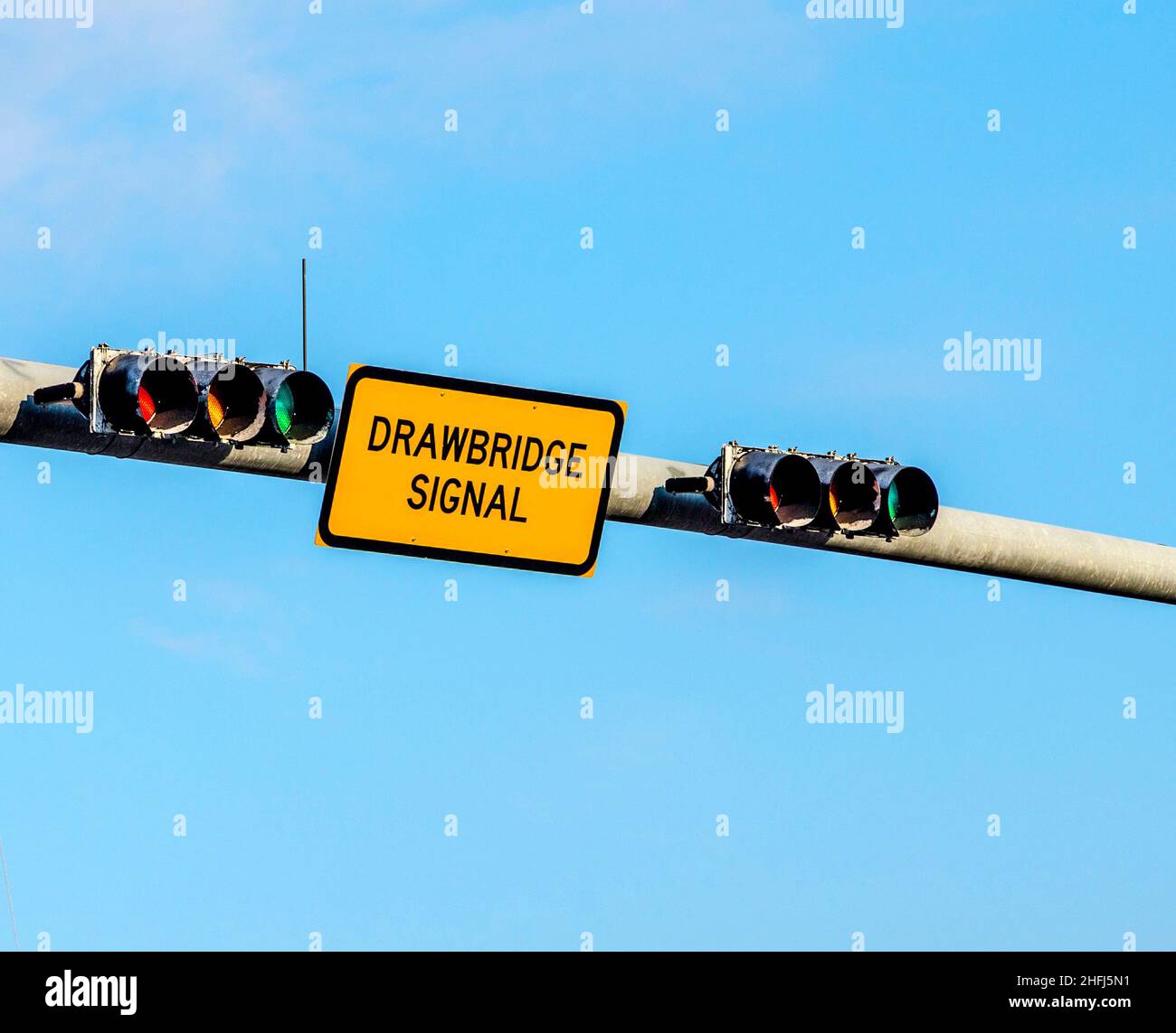 Drawbridge signal hi-res stock photography and images - Alamy