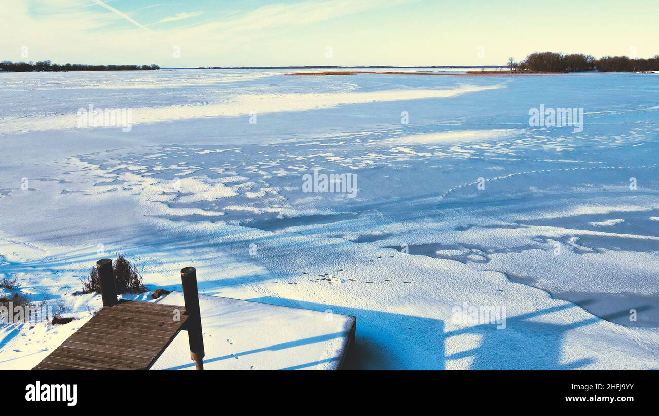Frozen blue lake hi-res stock photography and images - Alamy