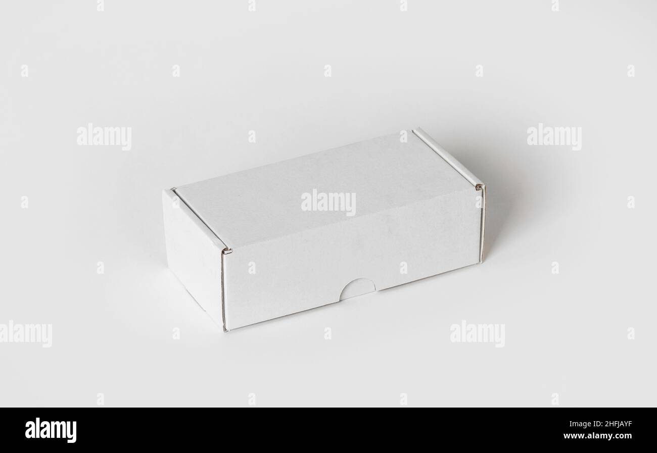 Empty white box hi-res stock photography and images - Alamy