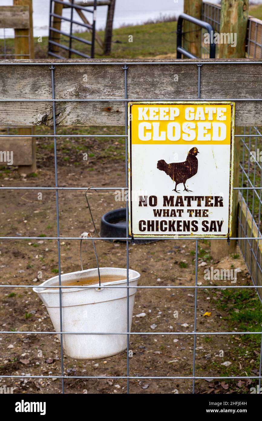 Funny farm sign hi-res stock photography and images - Alamy