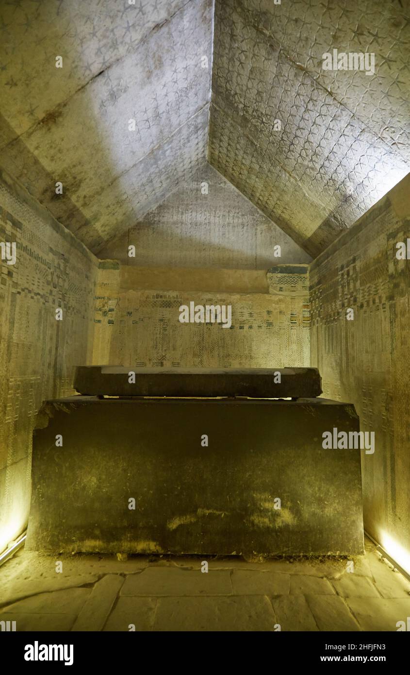 The Pyramid of Unas at Saqqara, known for the Pyramid Texts Stock Photo ...