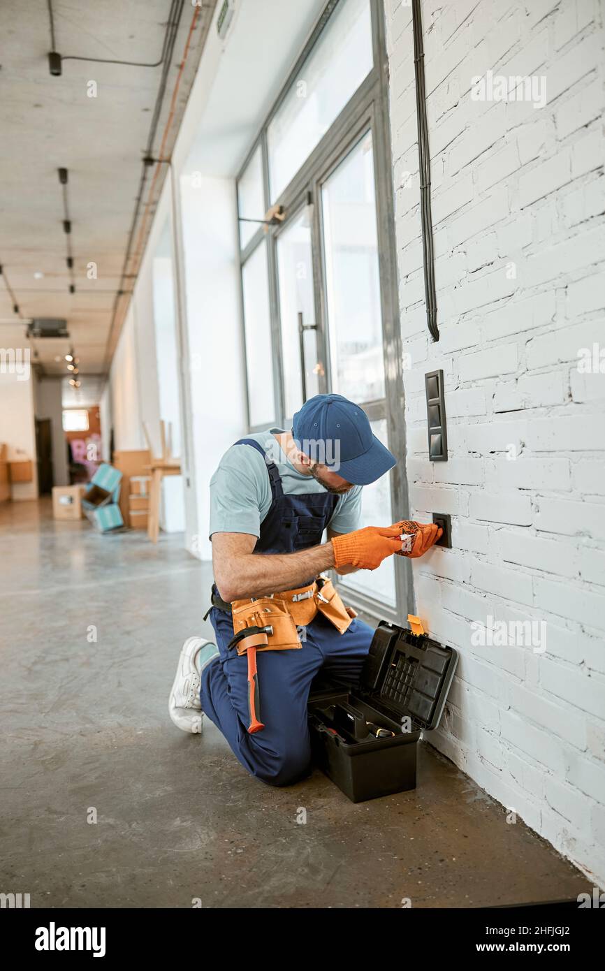 Container socket hi-res stock photography and images - Alamy