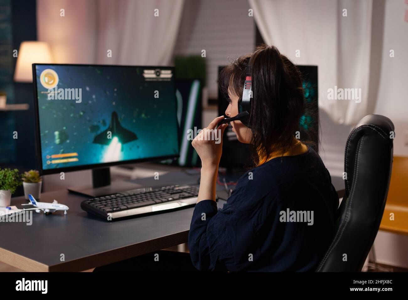 Live gameplay screen hi-res stock photography and images - Alamy