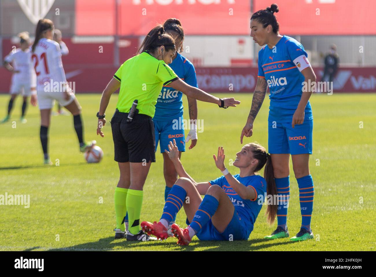 Seville, Spain. 16th Jan, 2022. Marta Carro (5) of Valencia CF Women ...