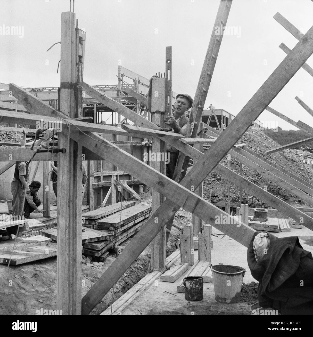 Precast concrete pillars column hi-res stock photography and images - Alamy