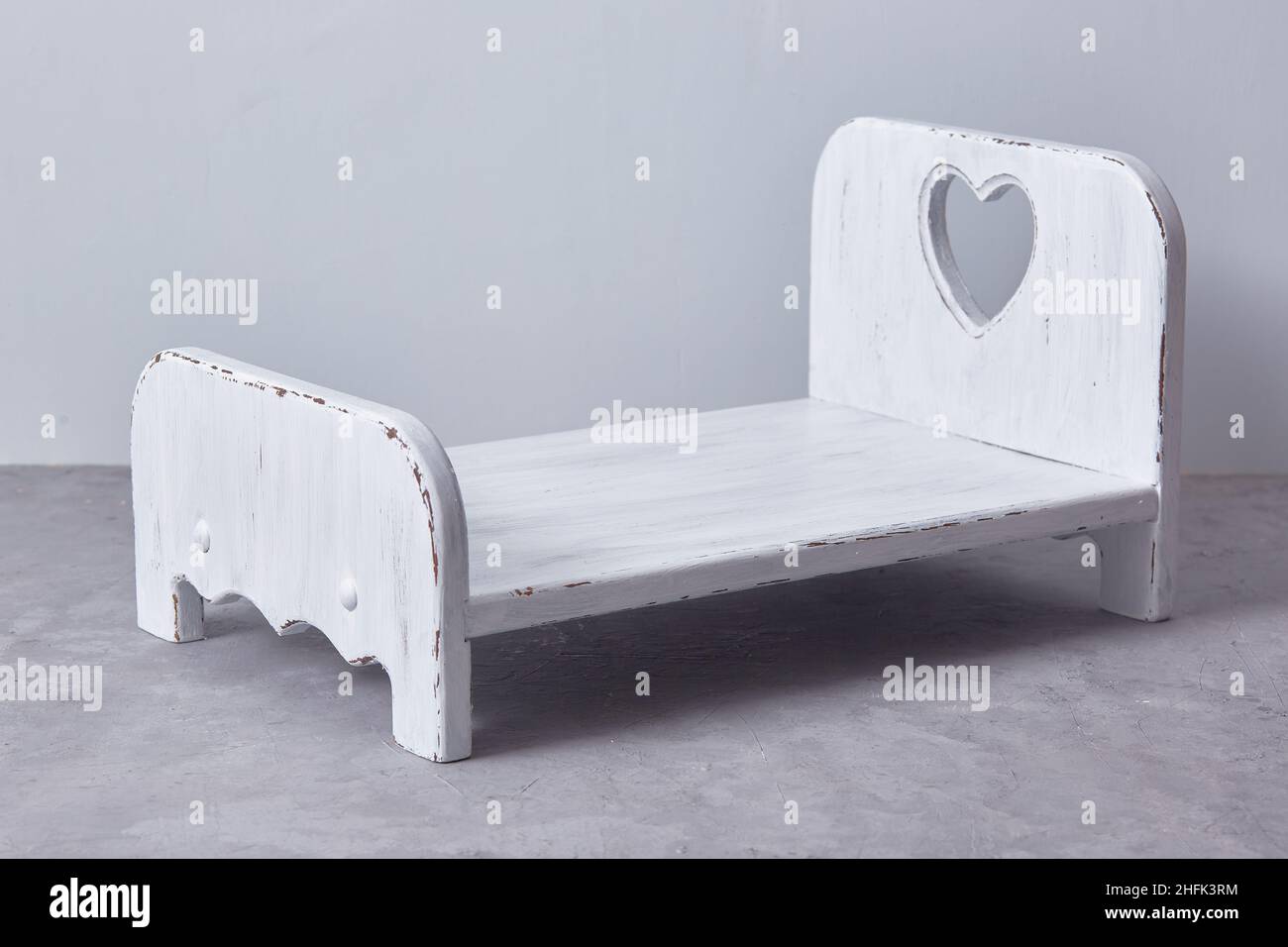 Newborn bed props hi-res stock photography and images - Alamy