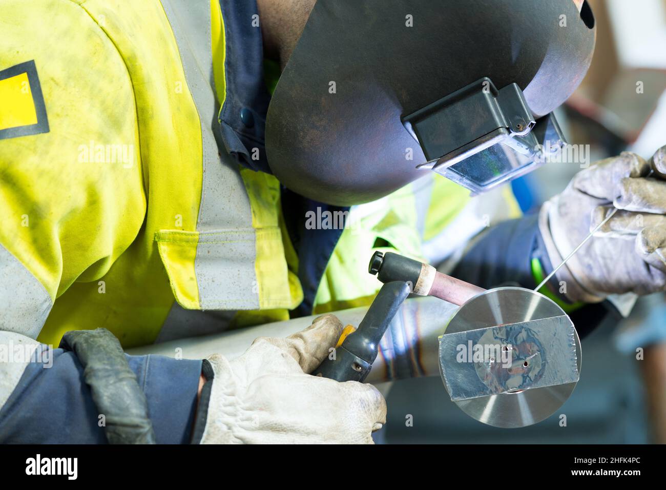 Welders mask hi-res stock photography and images - Alamy