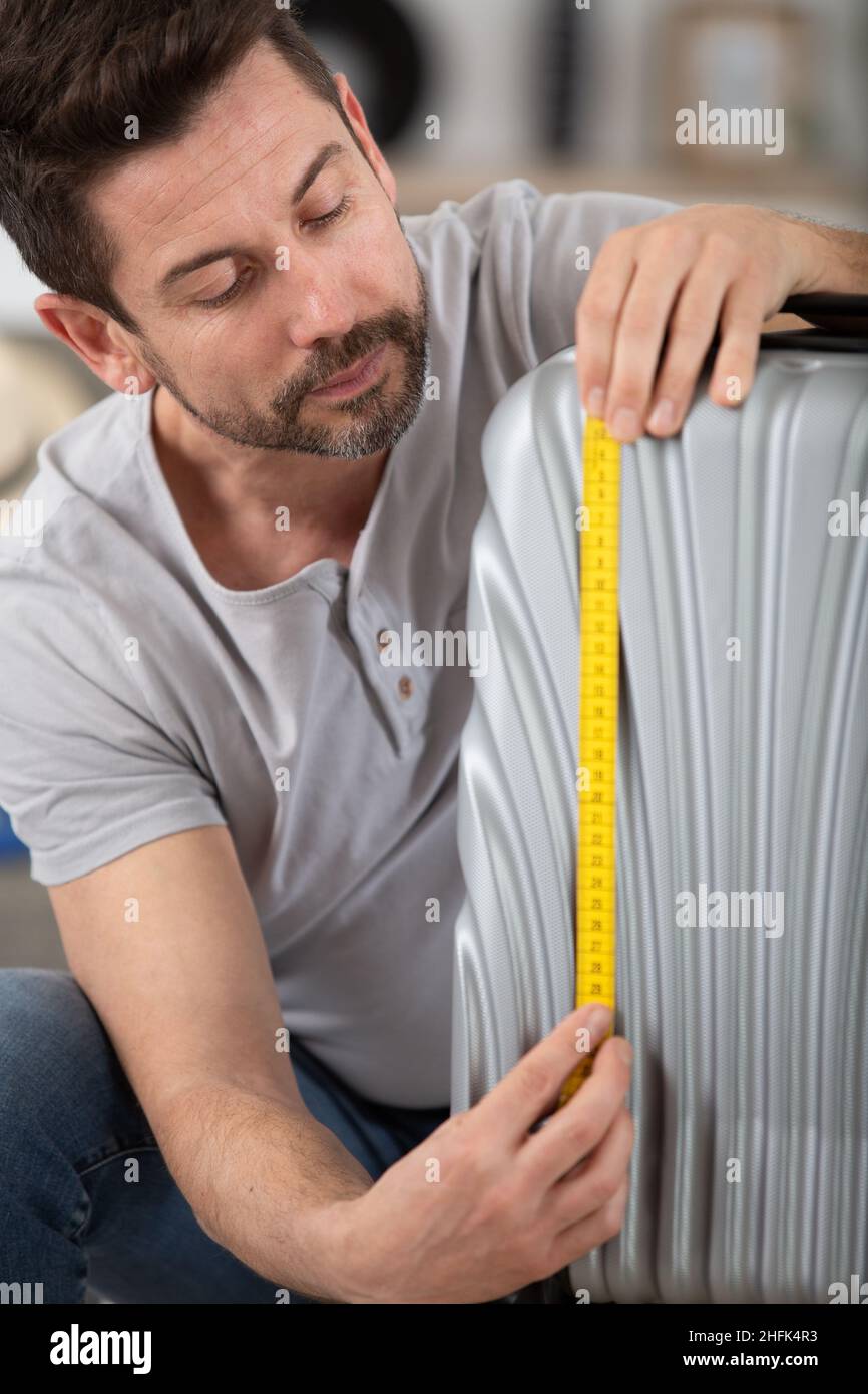 Hand luggage size hi-res stock photography and images - Alamy