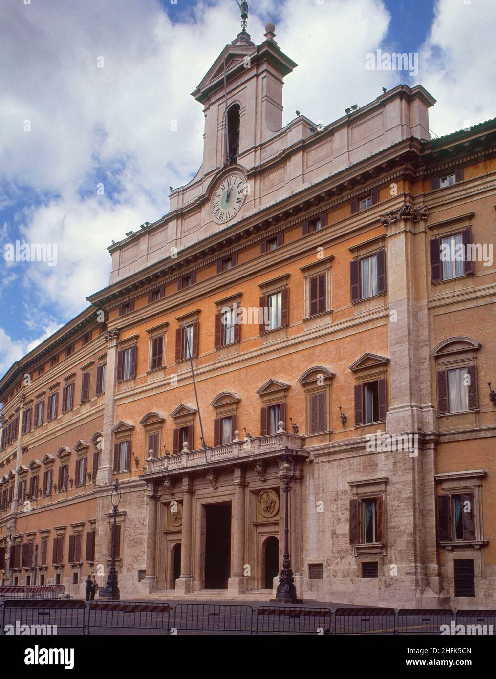 Fachada Del Palacio Montecitorio Roma 590+ Piazza Di Montecitorio