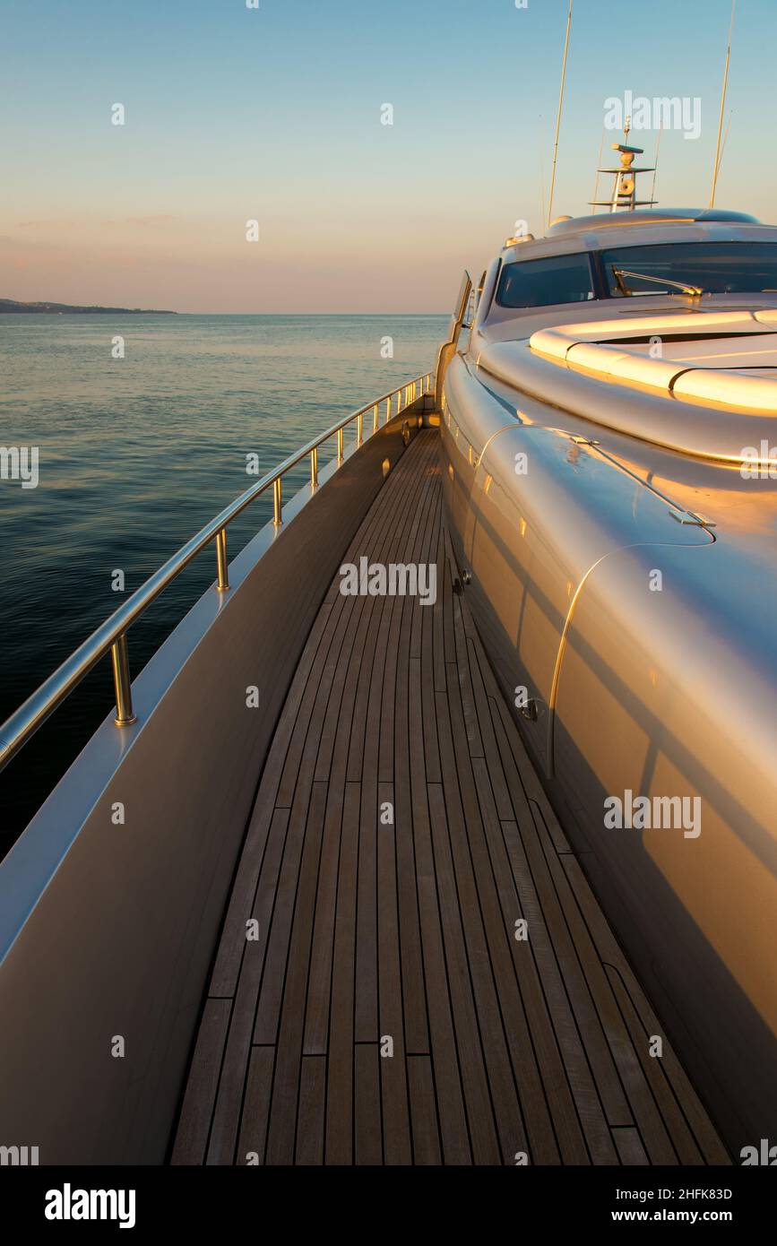 Beautiful sea view from the left board of a luxury yacht at sunset ...