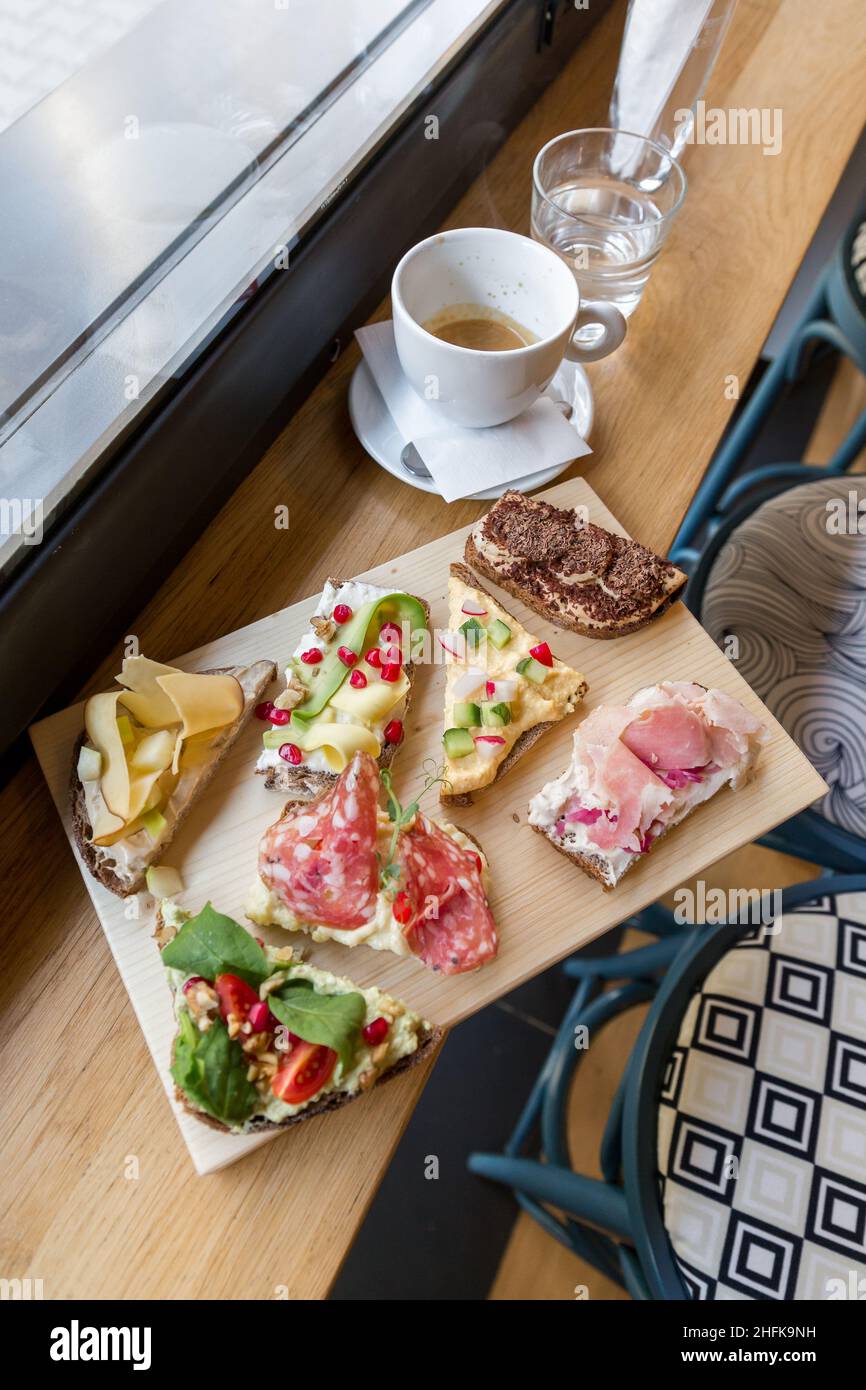 Cafe coffee sandwiches food hi-res stock photography and images - Alamy