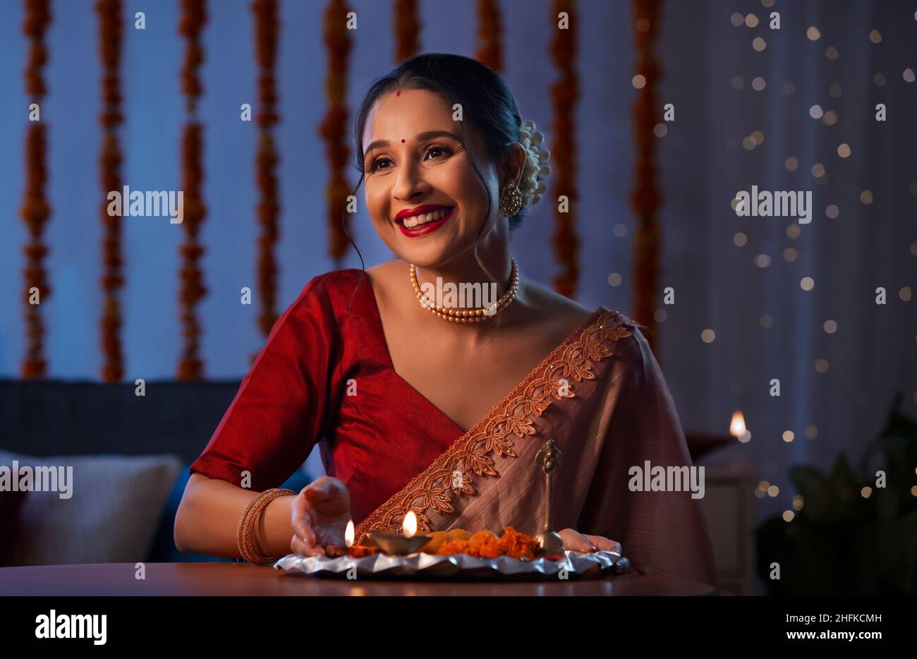 Diwali deepak lights hi-res stock photography and images - Alamy