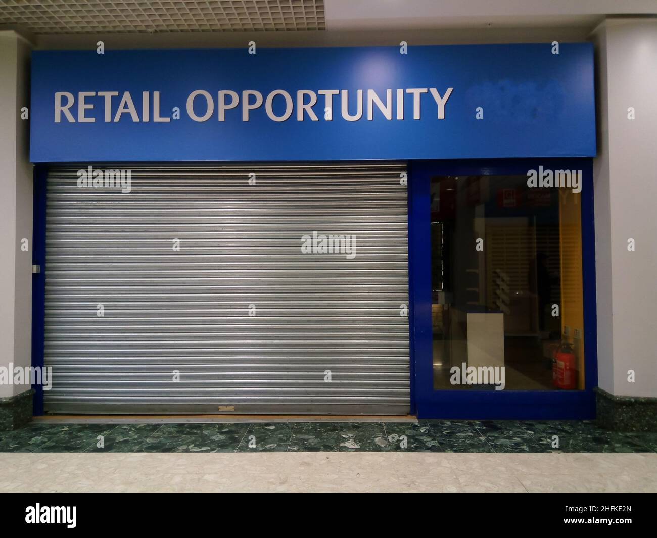 Roller shuttered door hi-res stock photography and images - Alamy