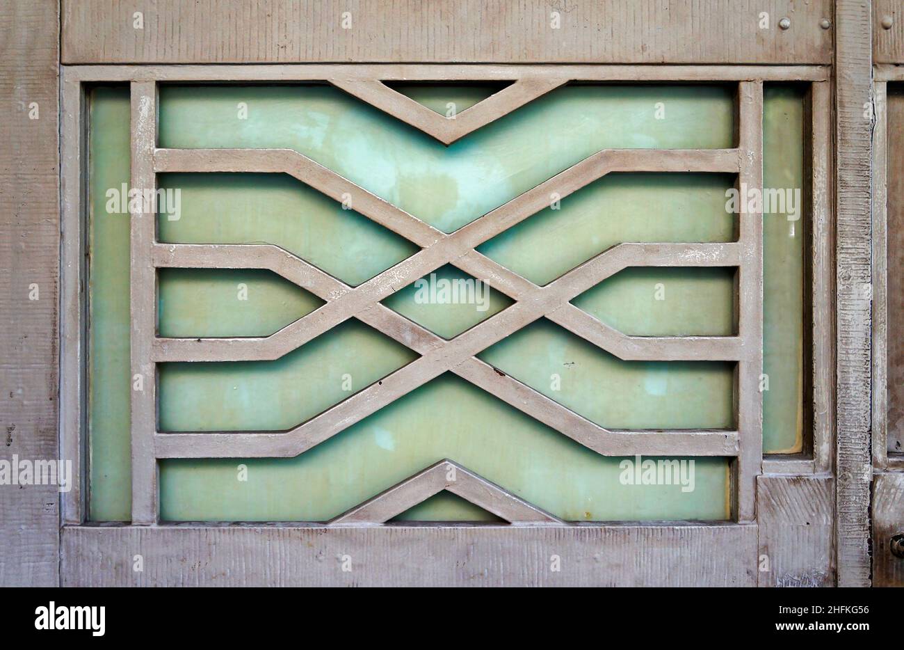 Art deco structure hi-res stock photography and images - Alamy