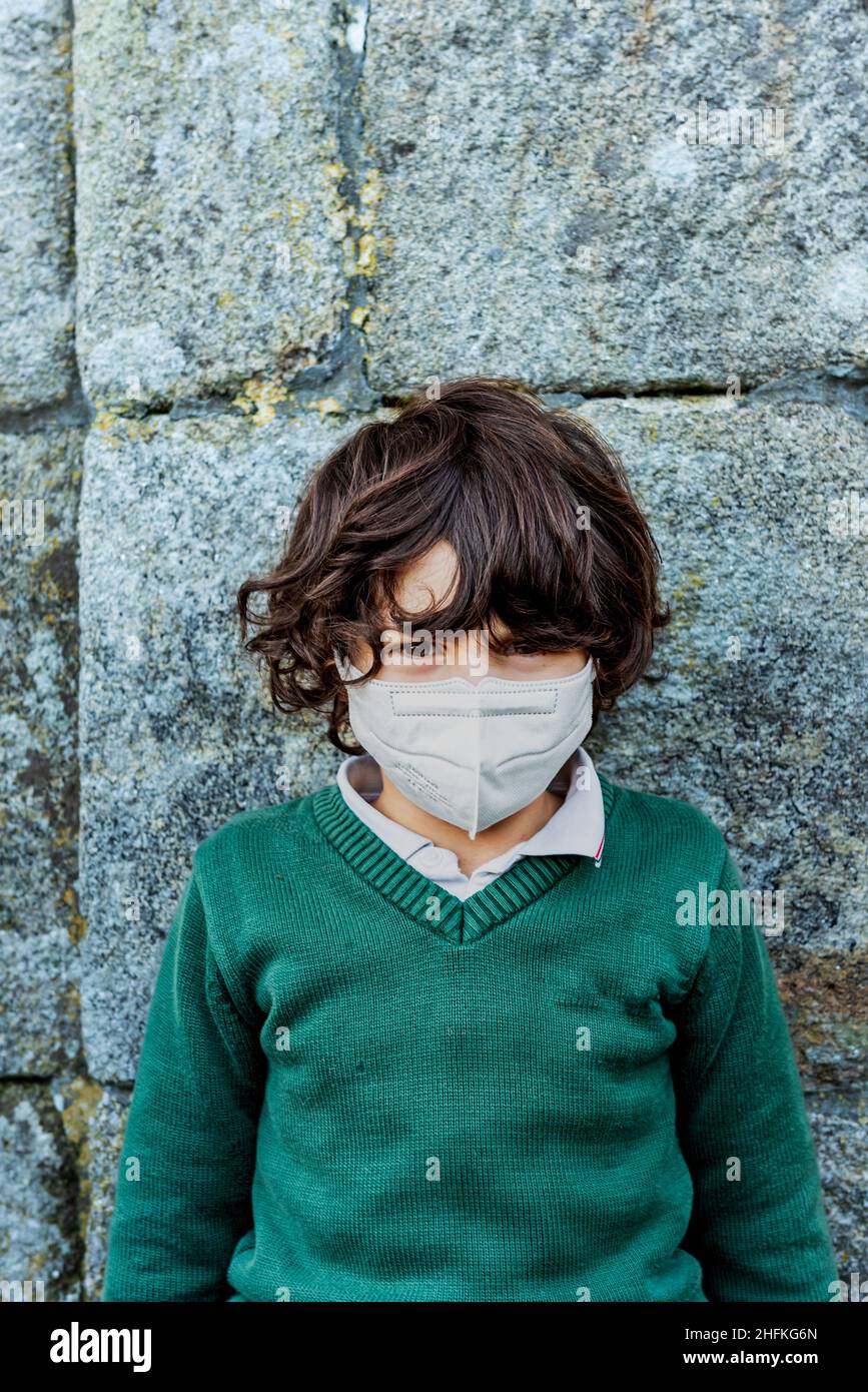 School girl back view uniform hi-res stock photography and images - Alamy