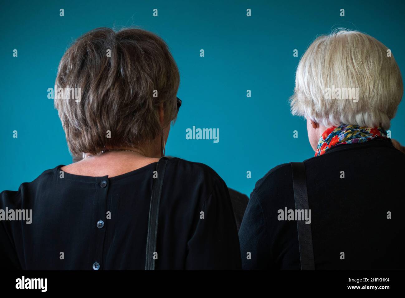 Women from behind hi-res stock photography and images - Alamy