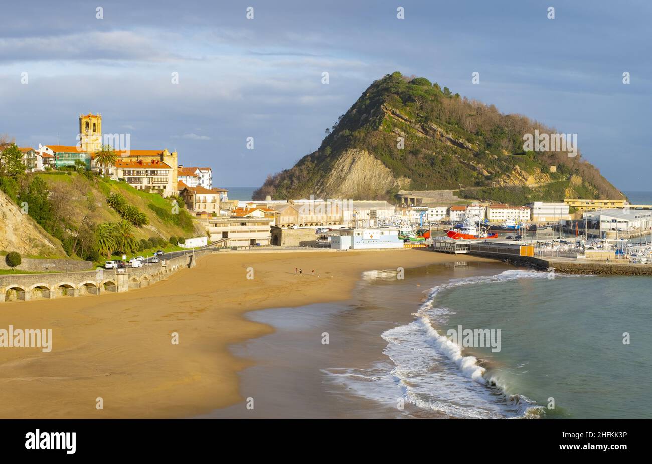 Getaria town and beach in the Basque Country Stock Photo - Alamy