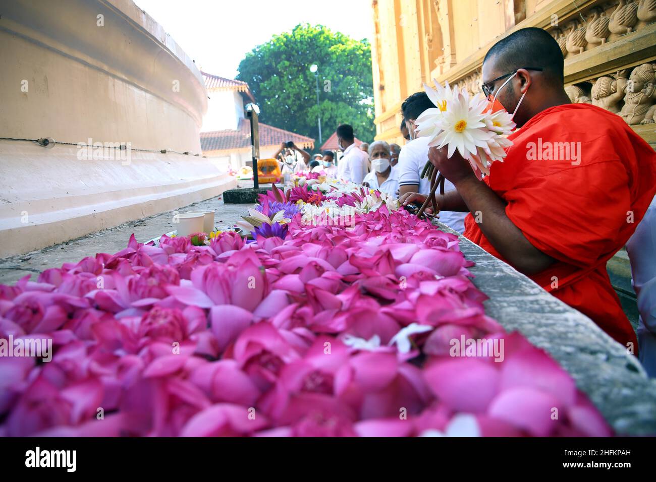 Colombo, Sri Lanka. 17th Jan, 2022. People celebrate the Full Moon Poya Day in Colombo, Sri ...