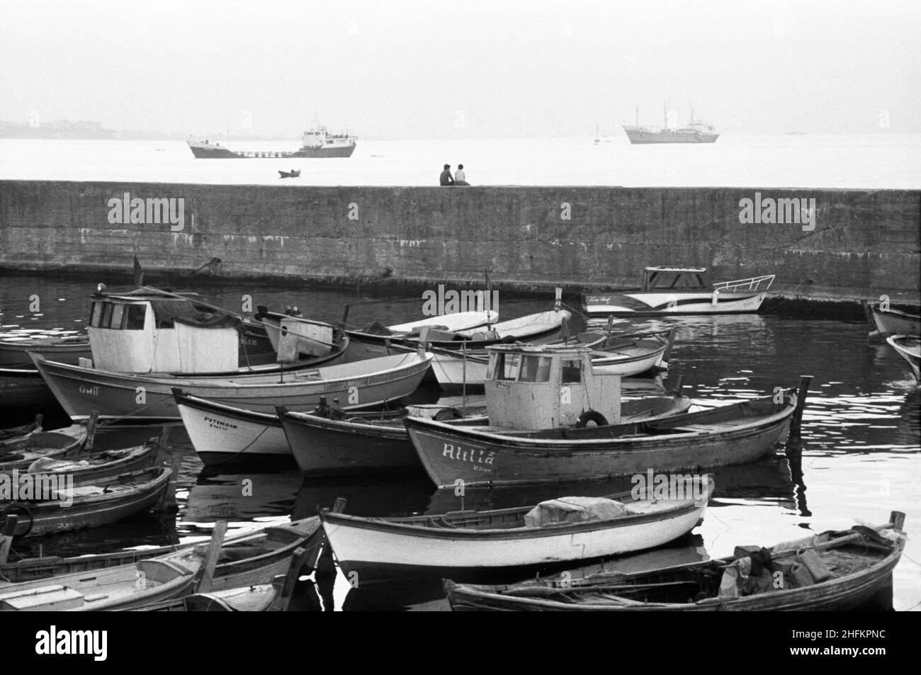 Boats behind Black and White Stock Photos & Images - Alamy