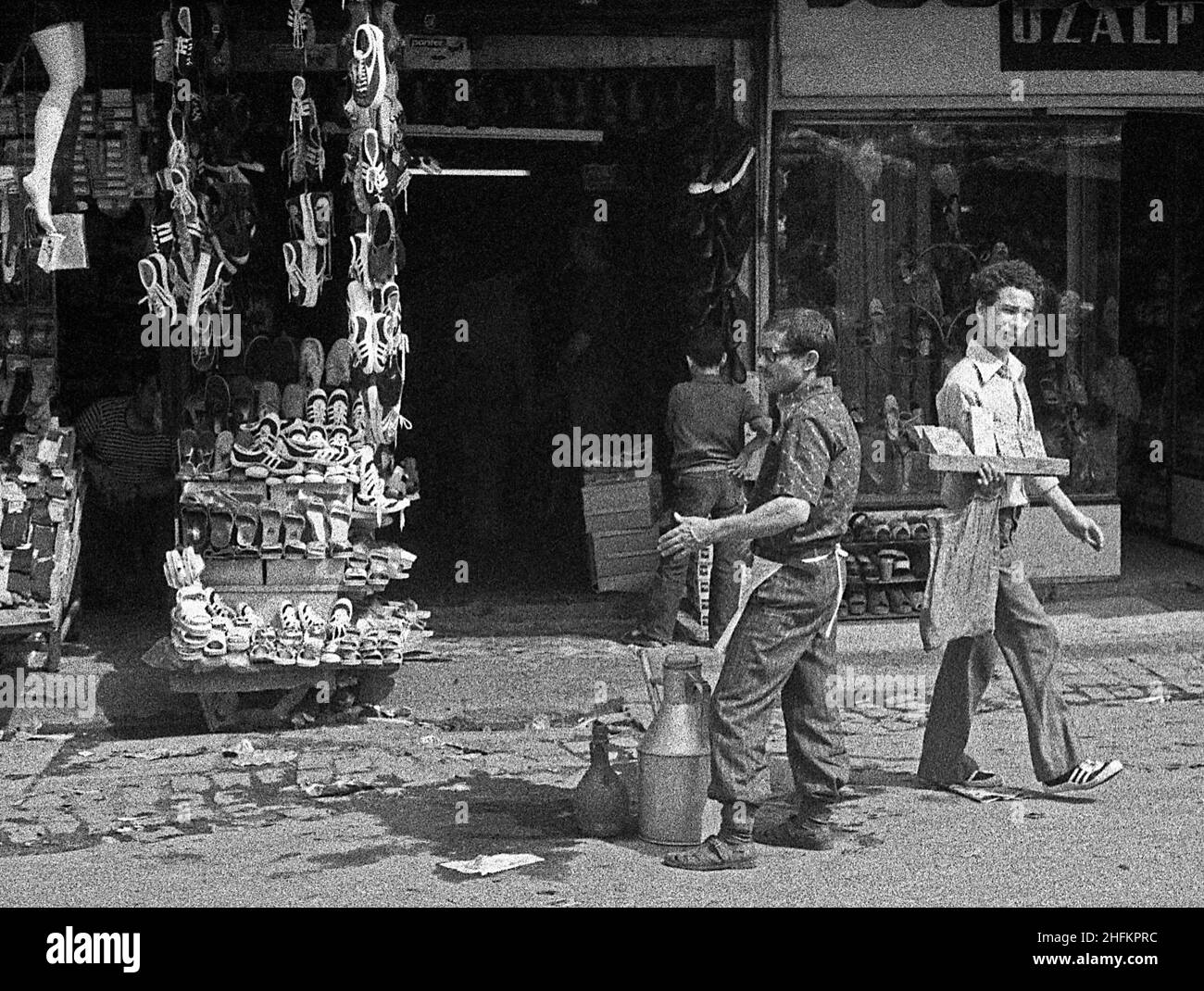 Street trading. Istanbul, Turkey, 1979 Stock Photo - Alamy