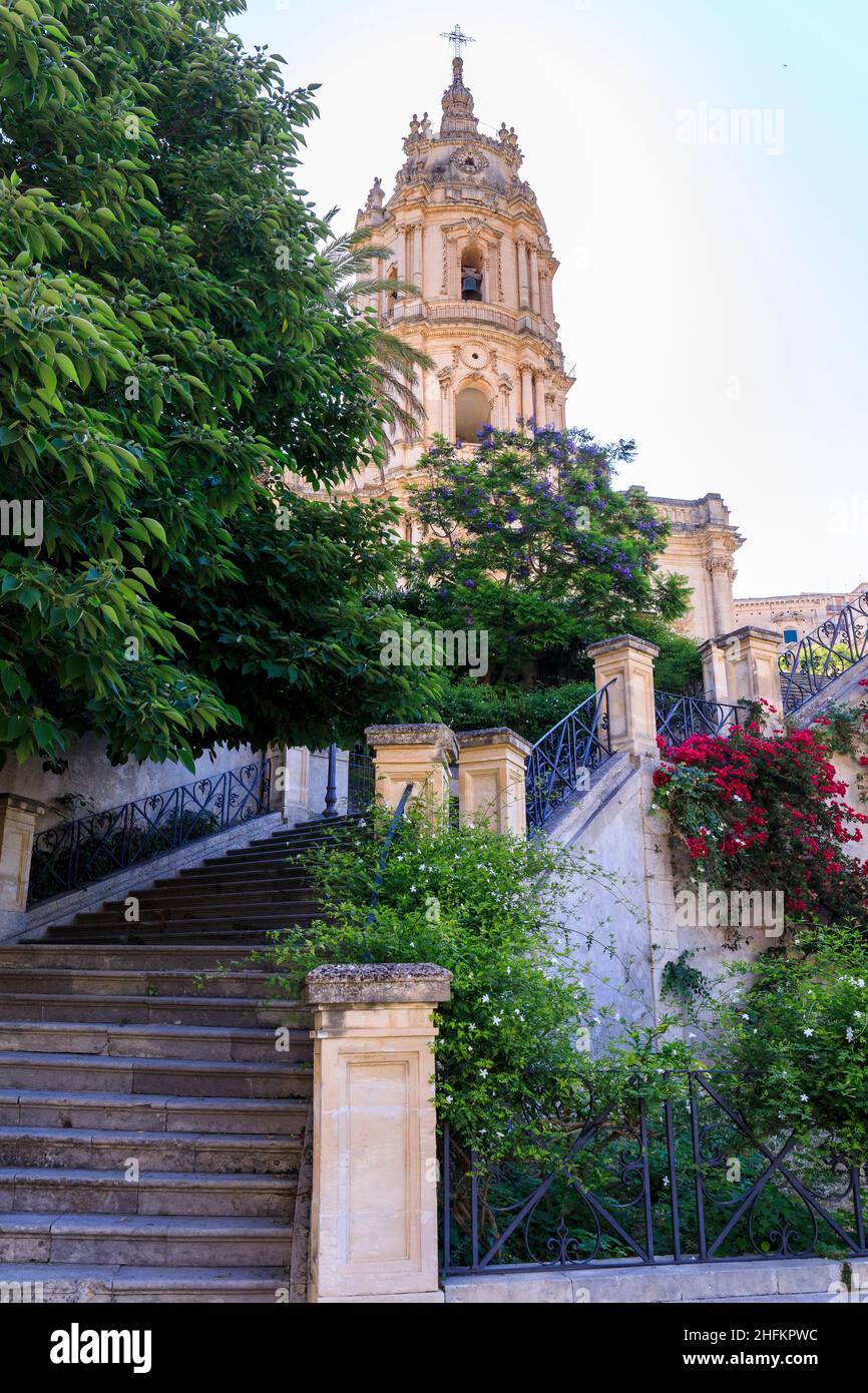 Modica duomo san giorgio hi-res stock photography and images - Alamy