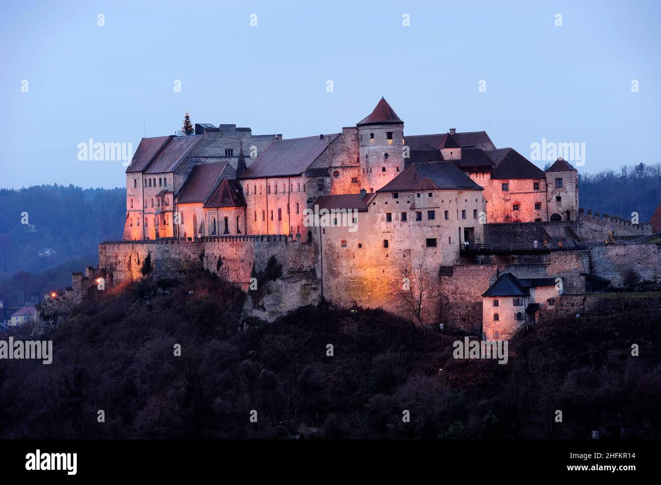 Burghausen castle bavaria night hi-res stock photography and images - Alamy