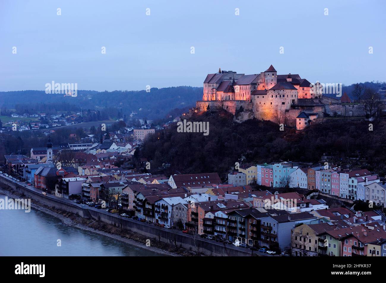 Burghausen castle bavaria night hi-res stock photography and images - Alamy
