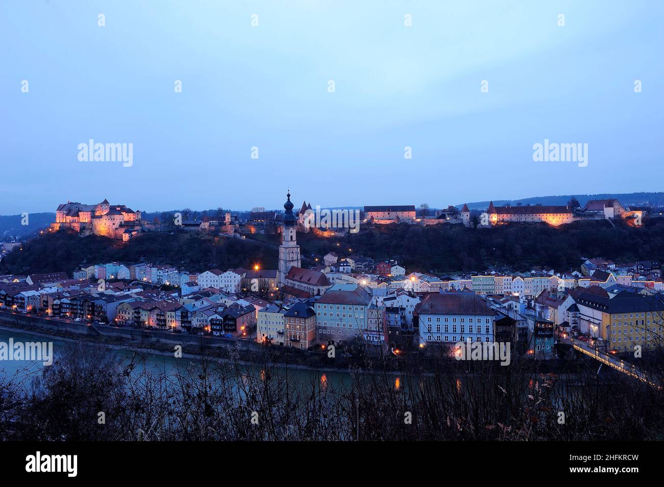 Burghausen castle bavaria night hi-res stock photography and images - Alamy