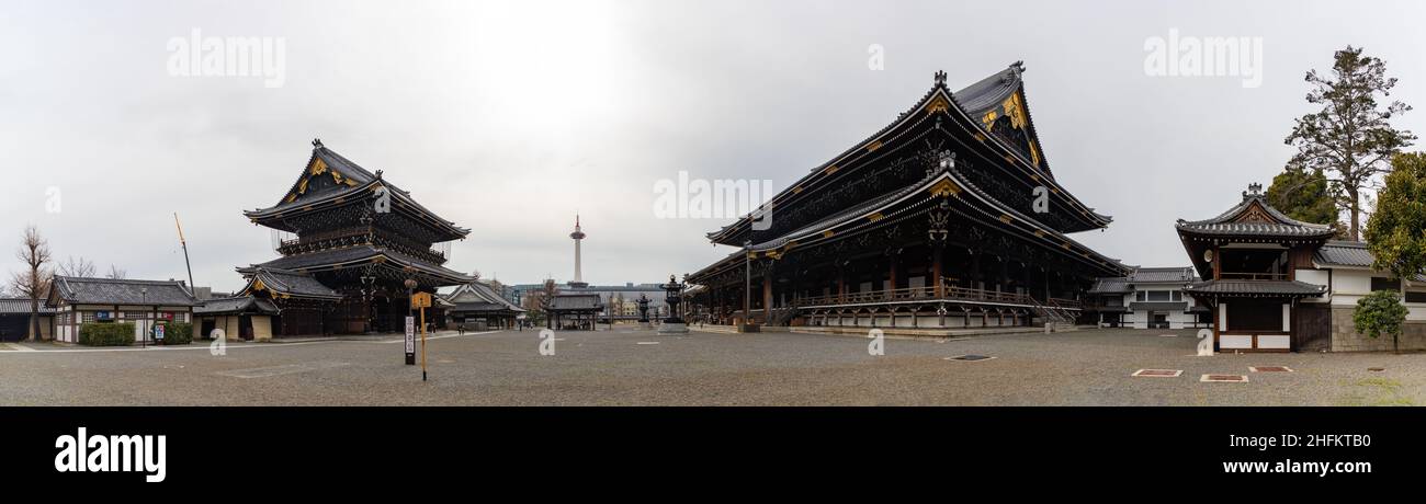 A panorama picture of the Higashi Hongan-ji Temple, in Kyoto Stock ...